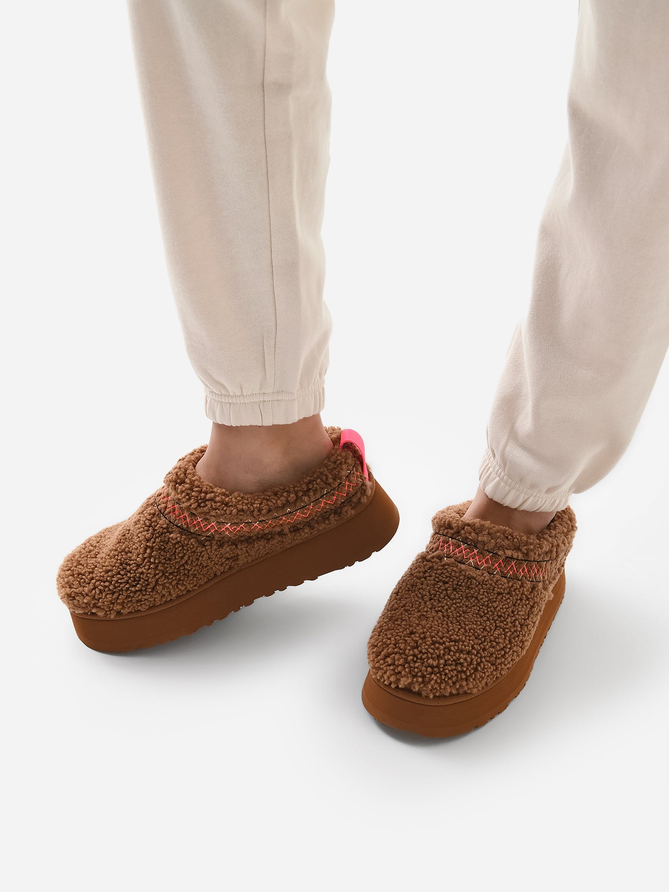 UGG Women's Tazz UGG Braid Slipper – saintbernard.com