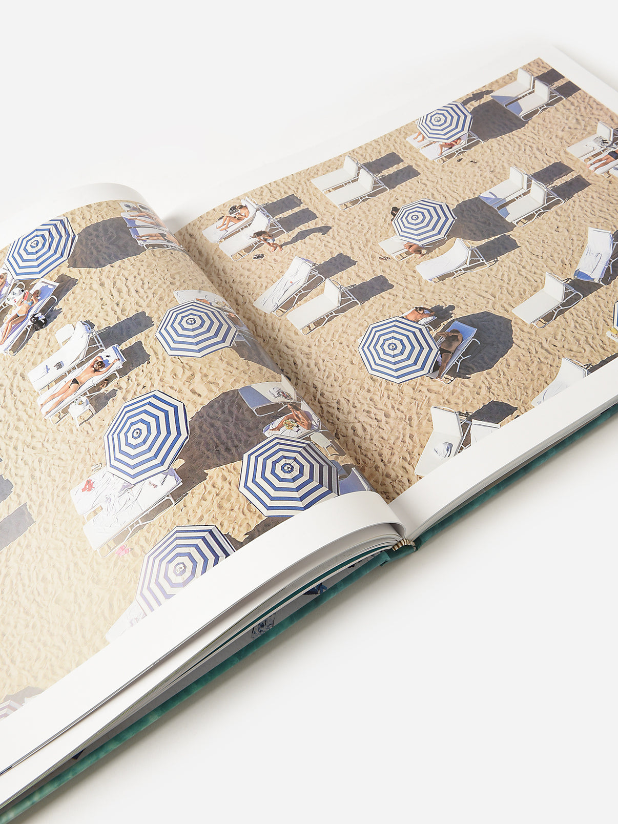 Abrams Publishing Gray Malin: Coastal | $45.00 | Saint Bernard