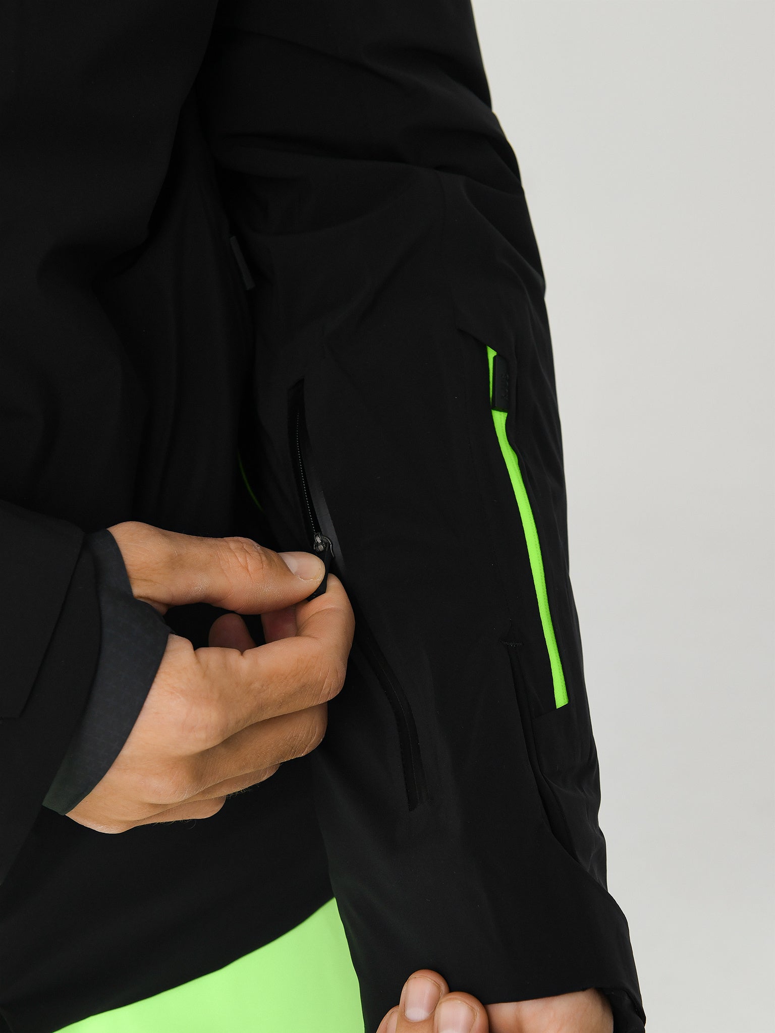 KJUS Men's Helium 2.0 Jacket | $1,399.00 | Saint Bernard