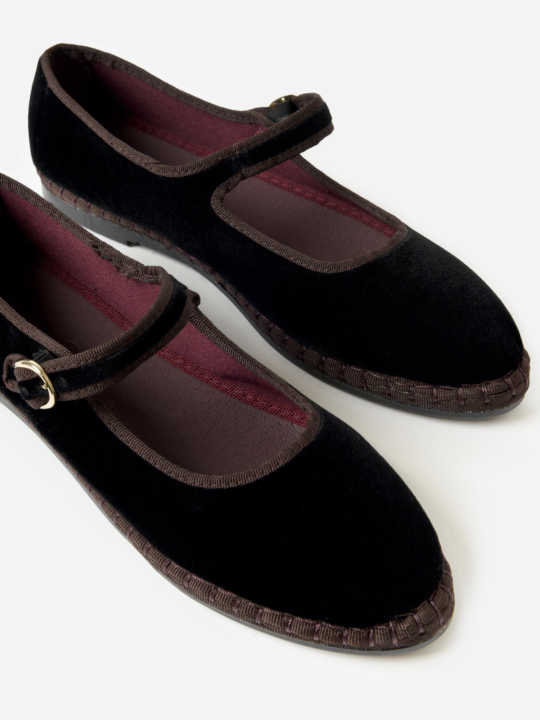 Flabelus Women's Sethe Flat | $179.00 | Saint Bernard