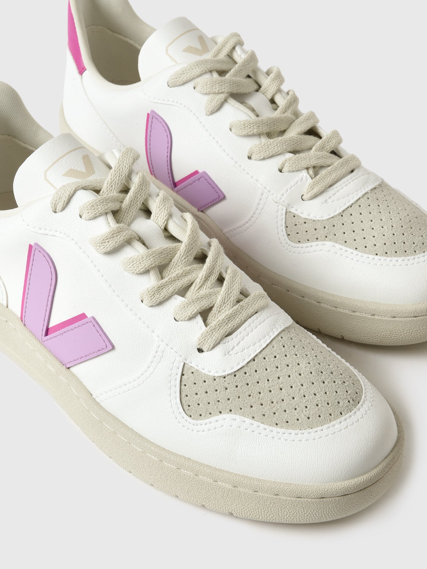 VEJA Women's V-10 CWL Sneaker – Saint Bernard