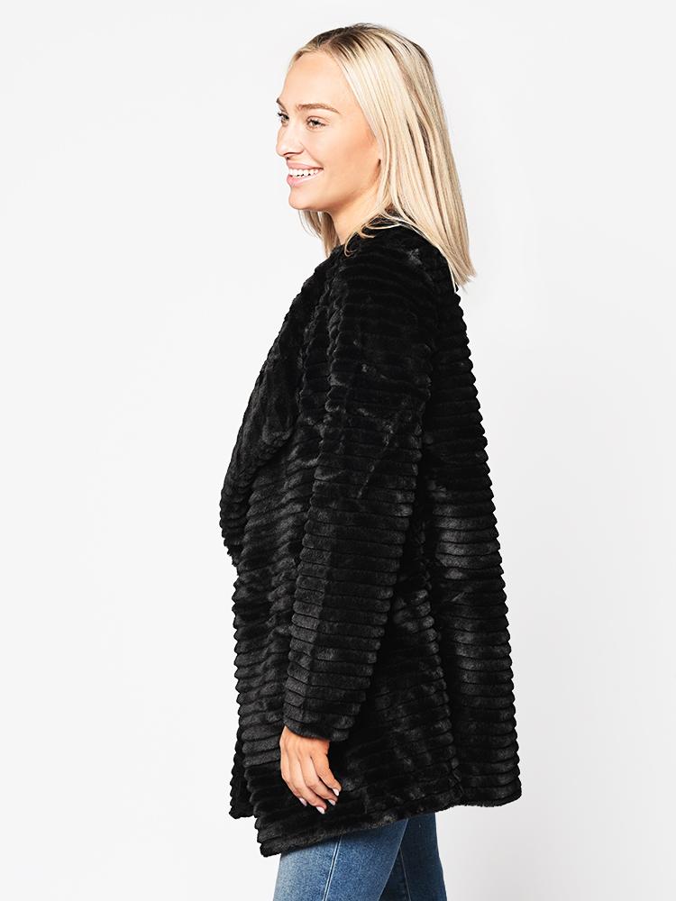 BB Dakota Women’s Fab Moment Faux Fur Jacket | $138.00 | Saint Bernard