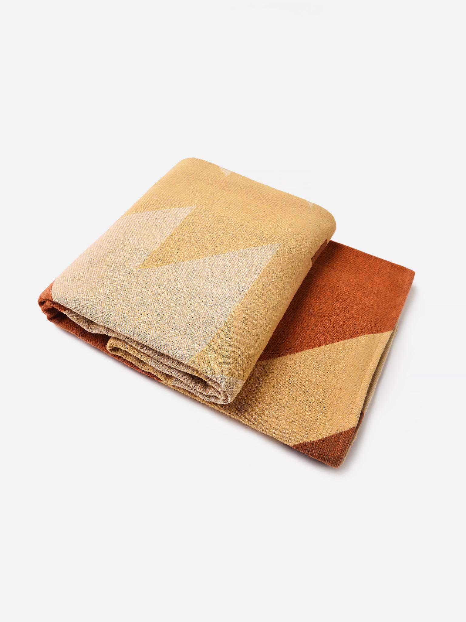 Faherty Brand Dakota Mountain Sky Blanket#N# #N# #N# - Saint Bernard