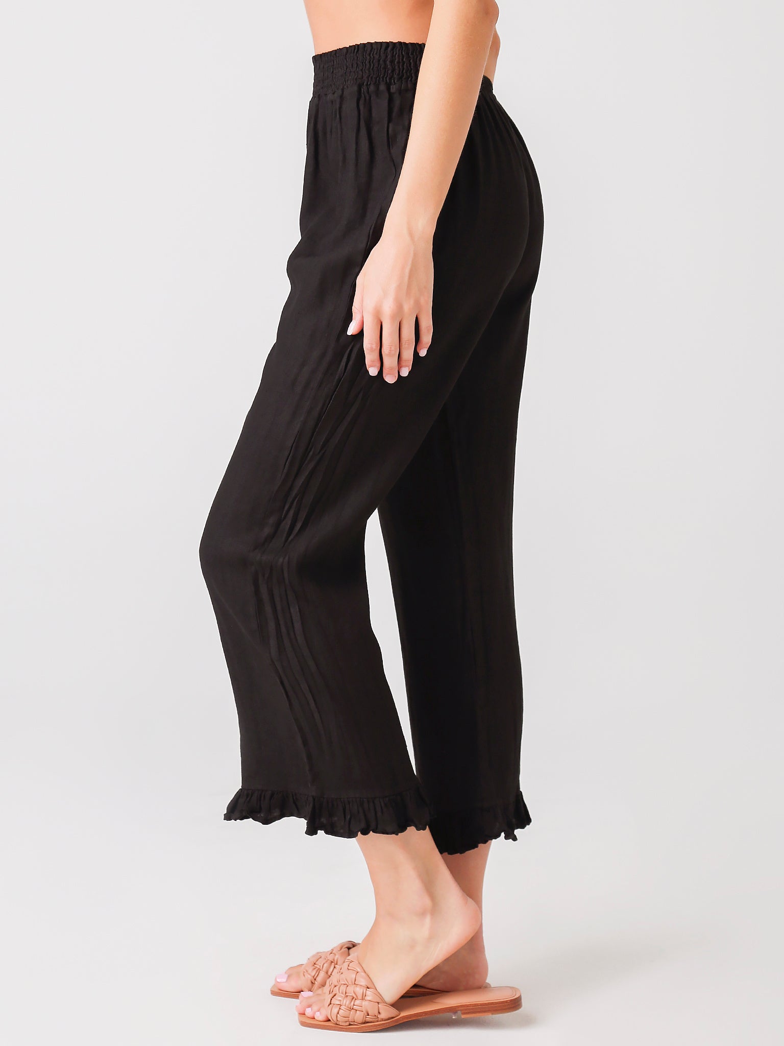 9 Seed Linen Ruffle Bottom Pant | $216.00 | Saint Bernard